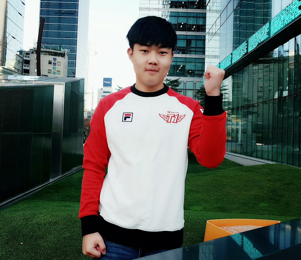 Huni 去 SKT 確認了! 附圖