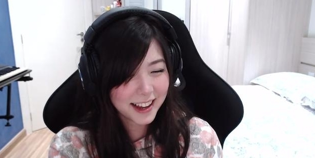 Mayumi鬥魚直播 Faker帳號斗內火箭引熱議 | 八卦新聞