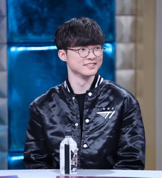 Faker參加節目被調侃“母胎單身”！還回顧了成名黑照 | 英雄聯盟
