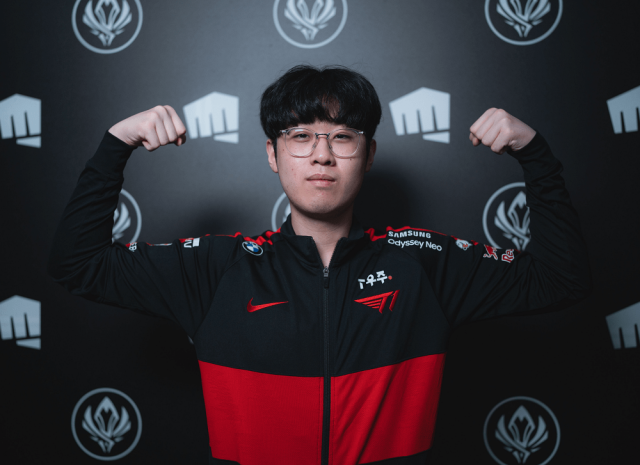 自S3後，時隔近10年！ T1與RNG終於首次在世界賽決賽對決