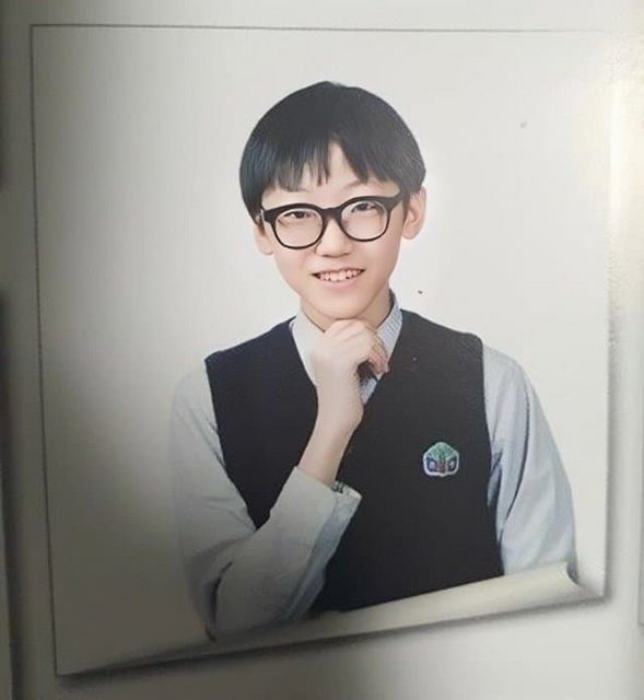 韓網熱議：T1/DK/KT/GenG選手 年幼照片 | 英雄聯盟