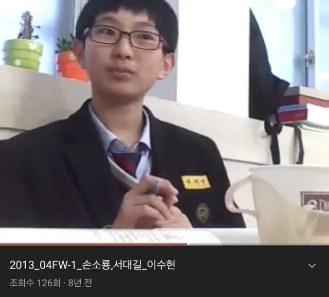 韓網熱議：T1/DK/KT/GenG選手 年幼照片