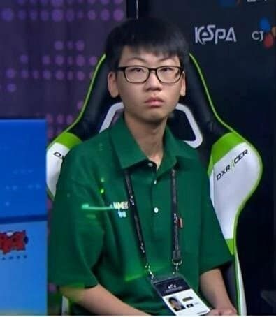 韓網熱議：T1/DK/KT/GenG選手 年幼照片