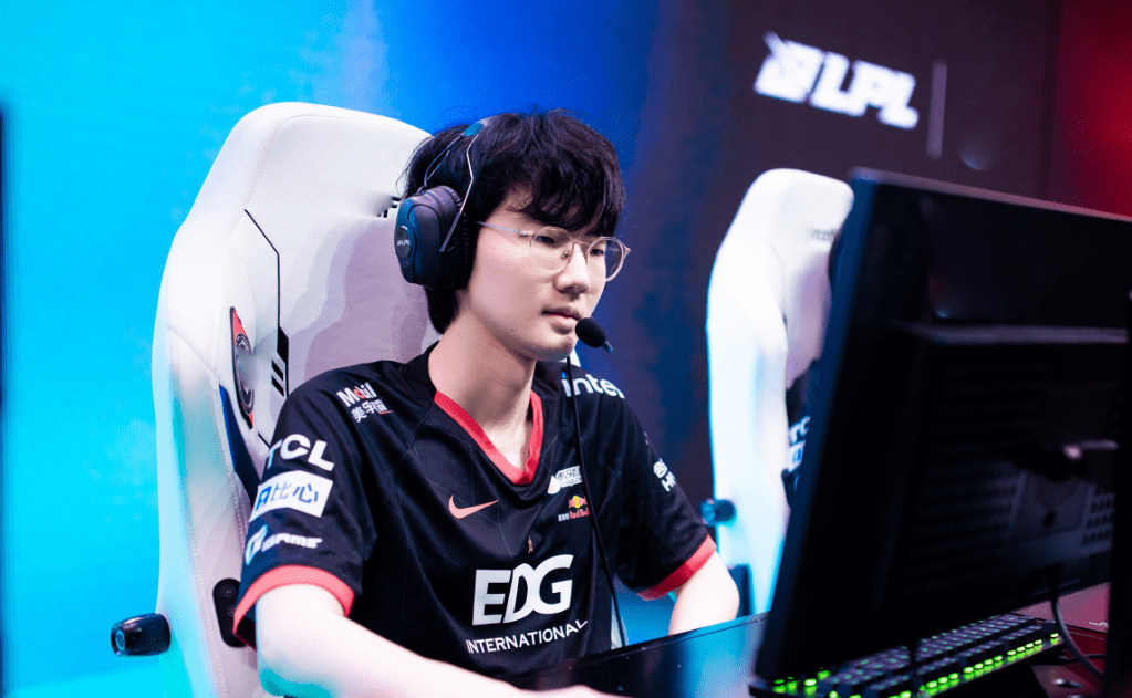 冠軍JG&AD再次對決！ EDG能否成功復仇TES，上路是關鍵 | 英雄聯盟