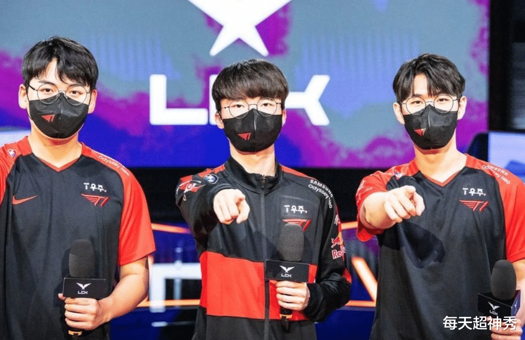 T1 跟 FNC 賽前的垃圾話時間! Wunder : 輸了有卡車 | 英雄聯盟