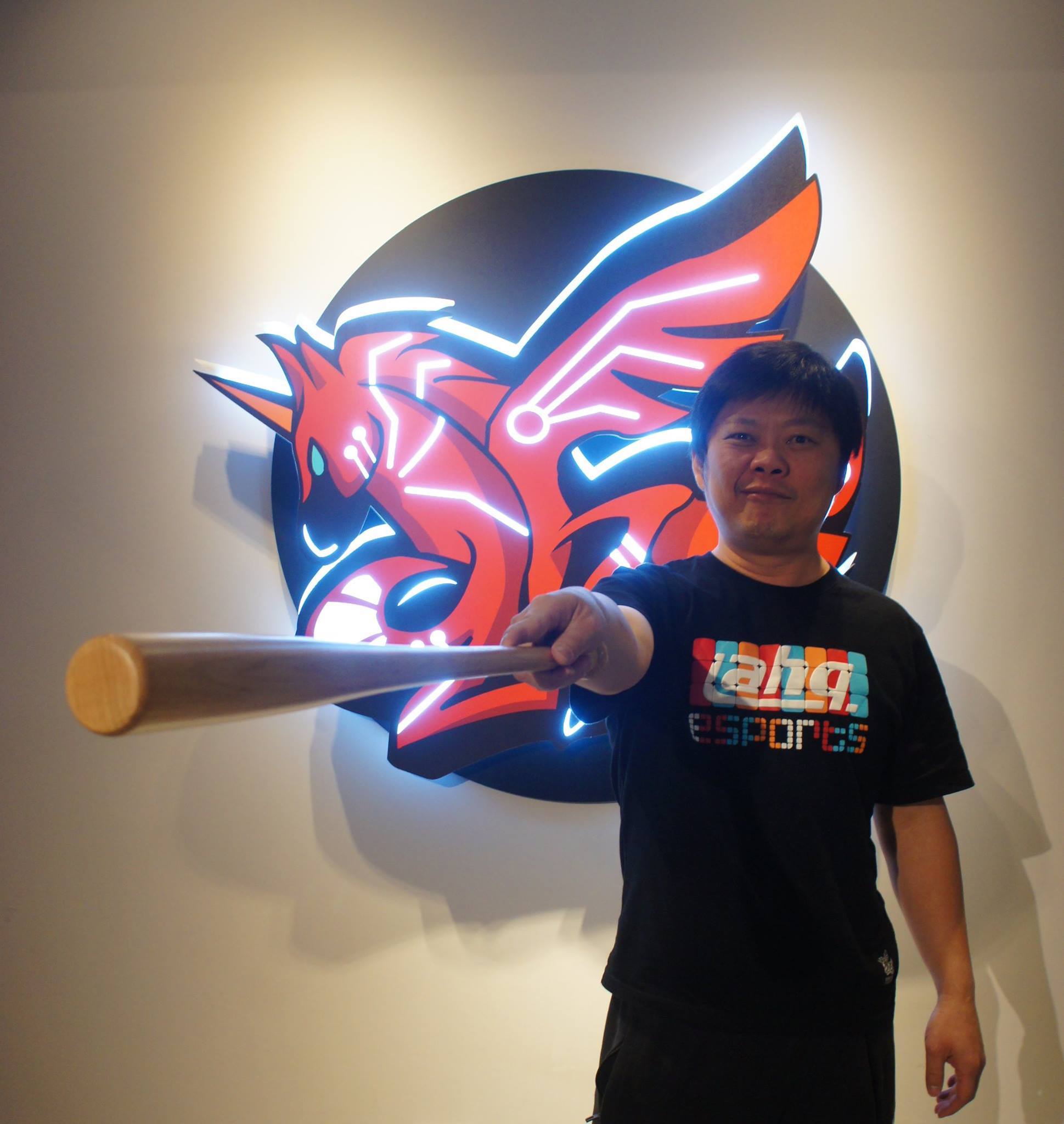 「感謝帶給我們那幾年的AHQ！」 蟹老闆才是真佛心老闆? | 八卦新聞