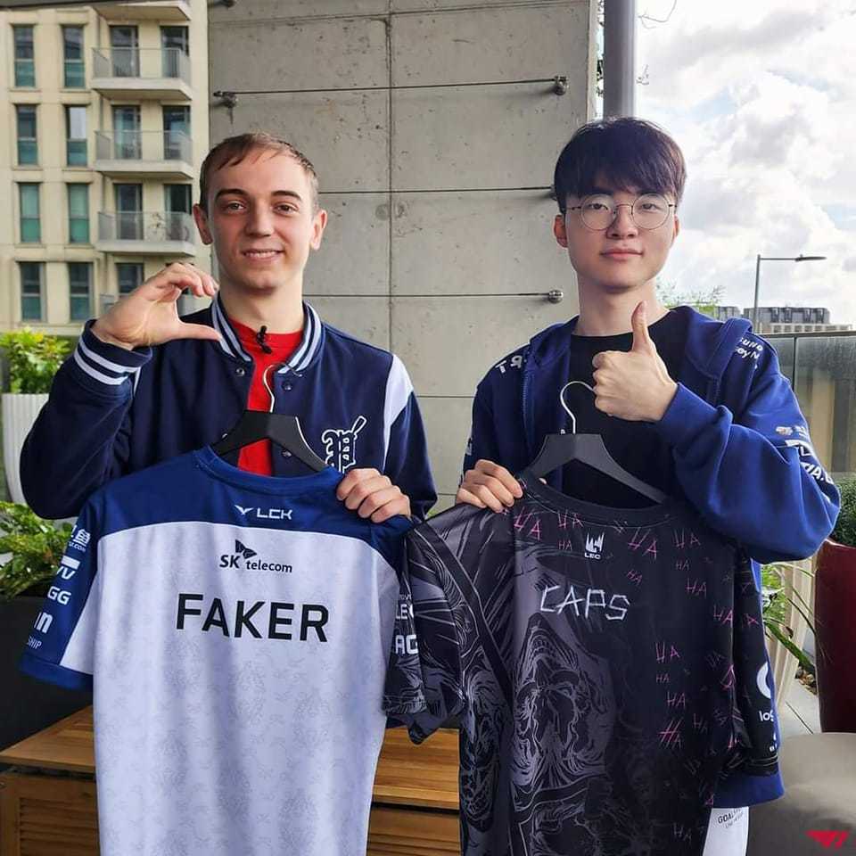 Faker與CAPS合照比愛心 連復數帽子也沒成功 | 英雄聯盟