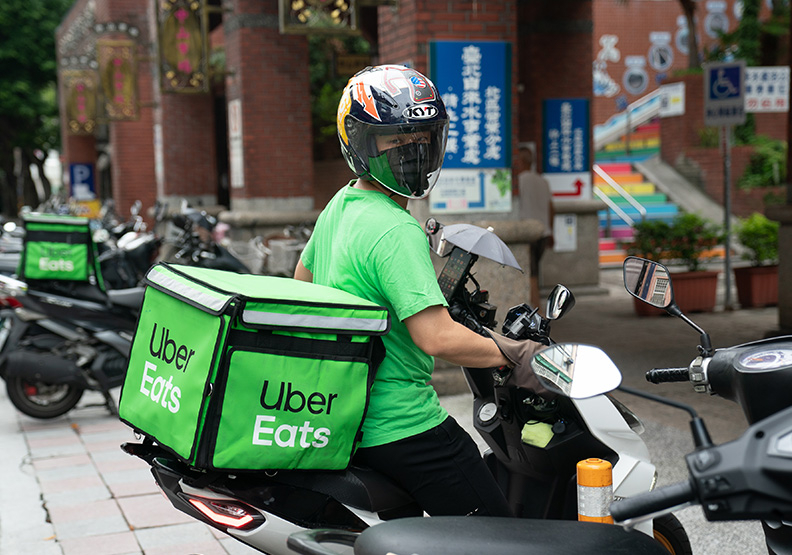 Uber Eats 明天起「要收服務費了」??? | 八卦新聞