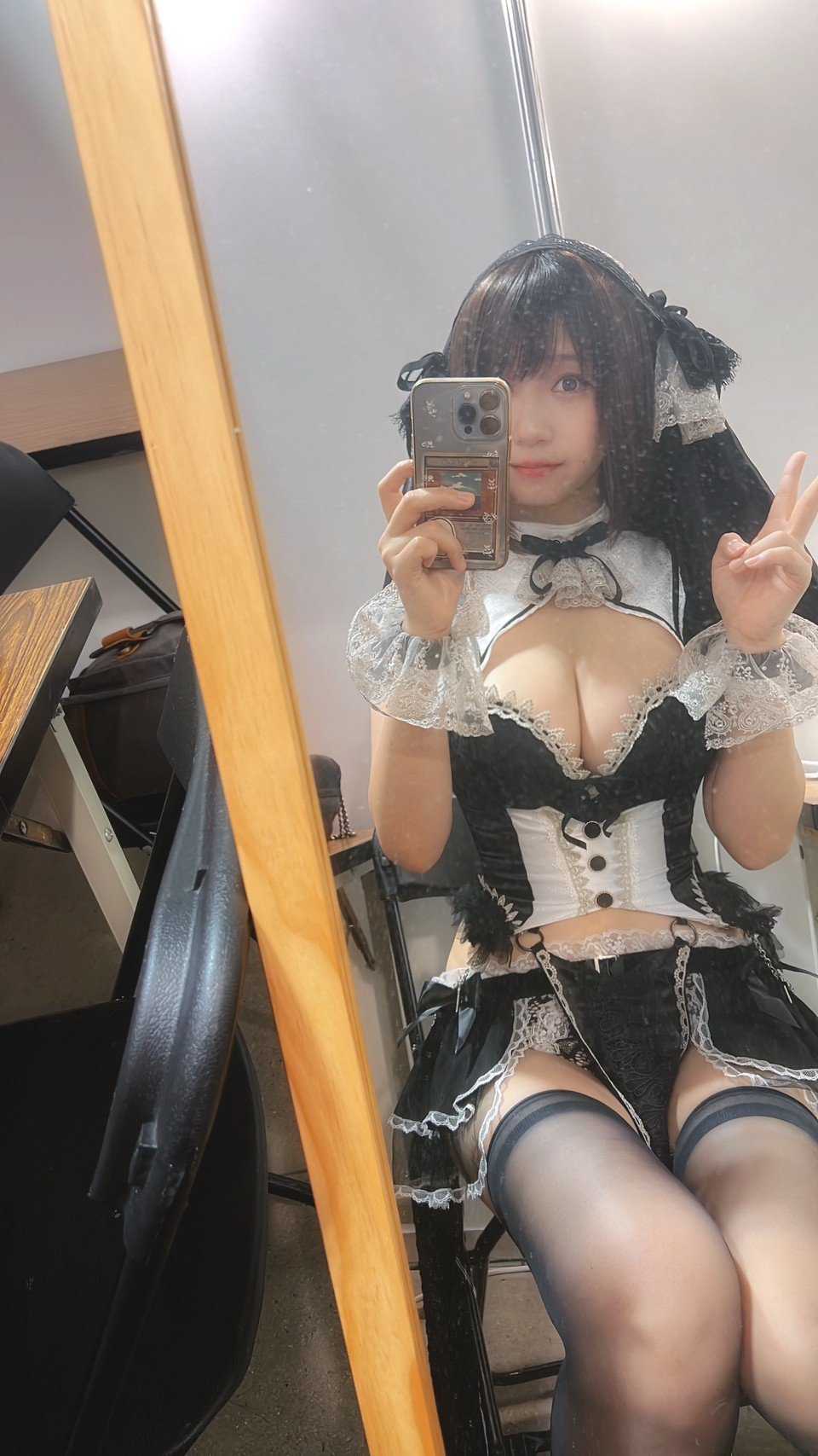 伊織萌 現身FF41 COS修女)( 現場暴動 | 八卦新聞