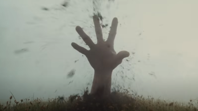 堺雅人+殭屍+王者基多拉+FF5死鬥BGM 這到底三小廣告?