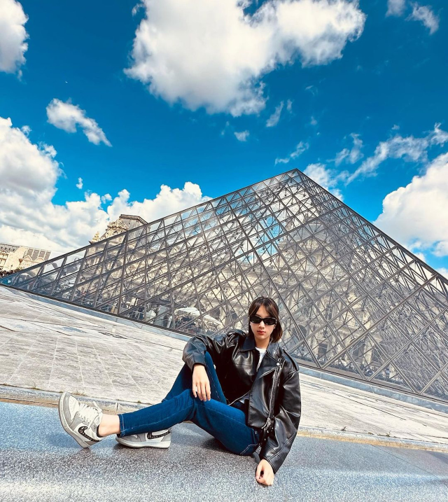 吳尊女兒Nei Nei 13歲暴風成長~IG曬究極長腿完美比例媲美模特兒