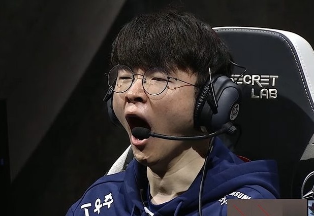 PTT熱議：Hide on bush 和 T1 Faker 攻佔韓服 | 英雄聯盟