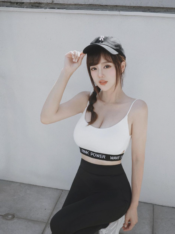 有這樣的司機上車趕緊的! 34E女司機丘涵