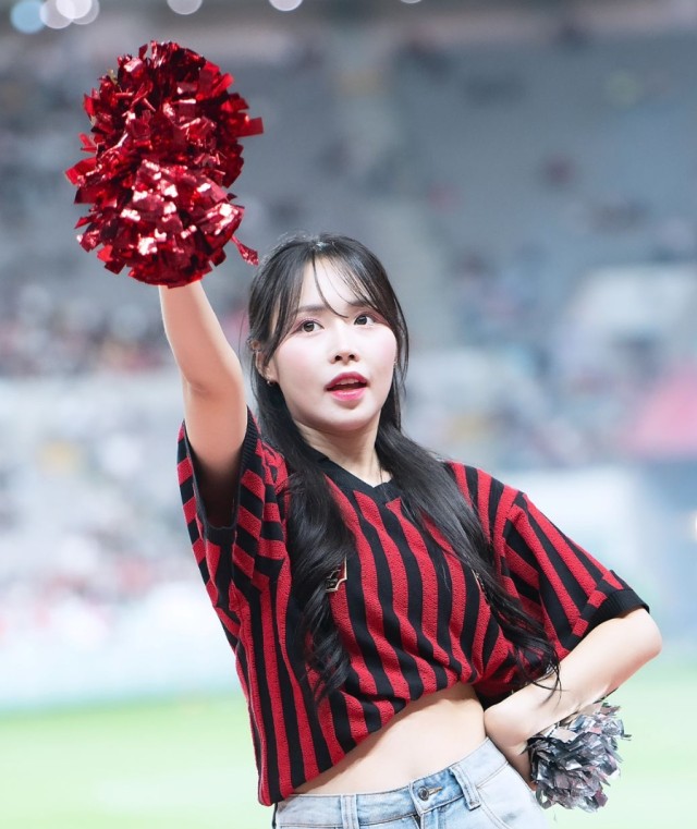 T1 Oner姐姐 啦啦隊應援美照 (多圖)