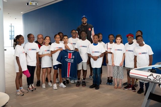 KD在巴黎被特邀到PSG Campus參觀訓練中心