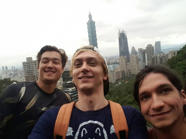 在台灣努力的實況主Siv HD.. 突然自己對人生內心有了抱怨與困惑..