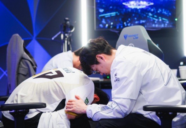 Uzi：Chovy 是不是跟我一樣沒冠軍命啊