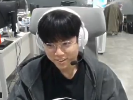 Cuzz：我要直播一百年不關台