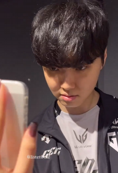 被粉絲玩弄的Chovy