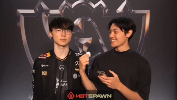 到了現在 終於有記者想到要問Faker要不要給Bdd電話號碼了